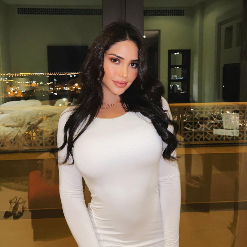 Top 15 Hot and Sexy Mexican Women & Girls (2024)